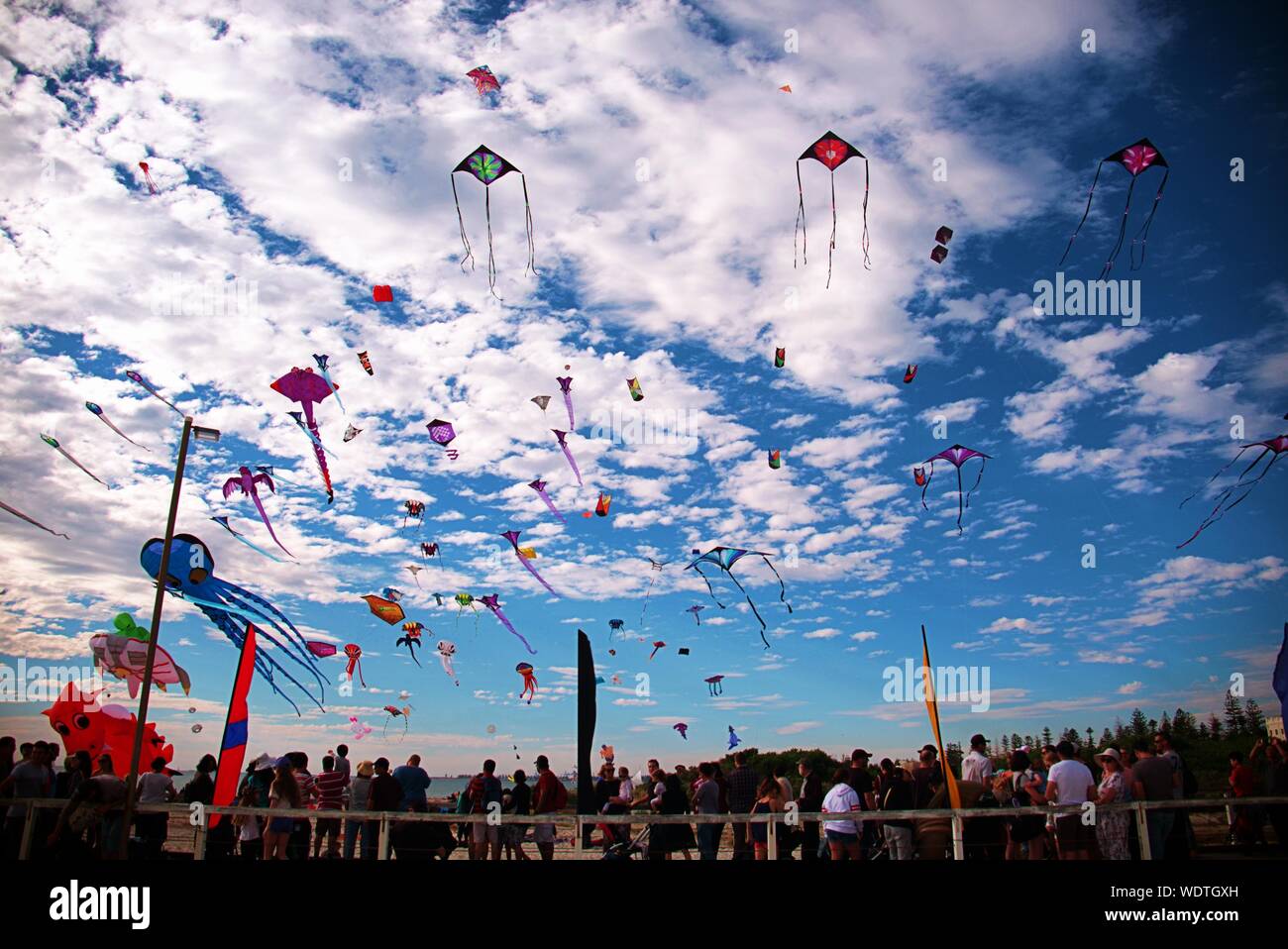 Flying people hi-res stock photography and images - Alamy