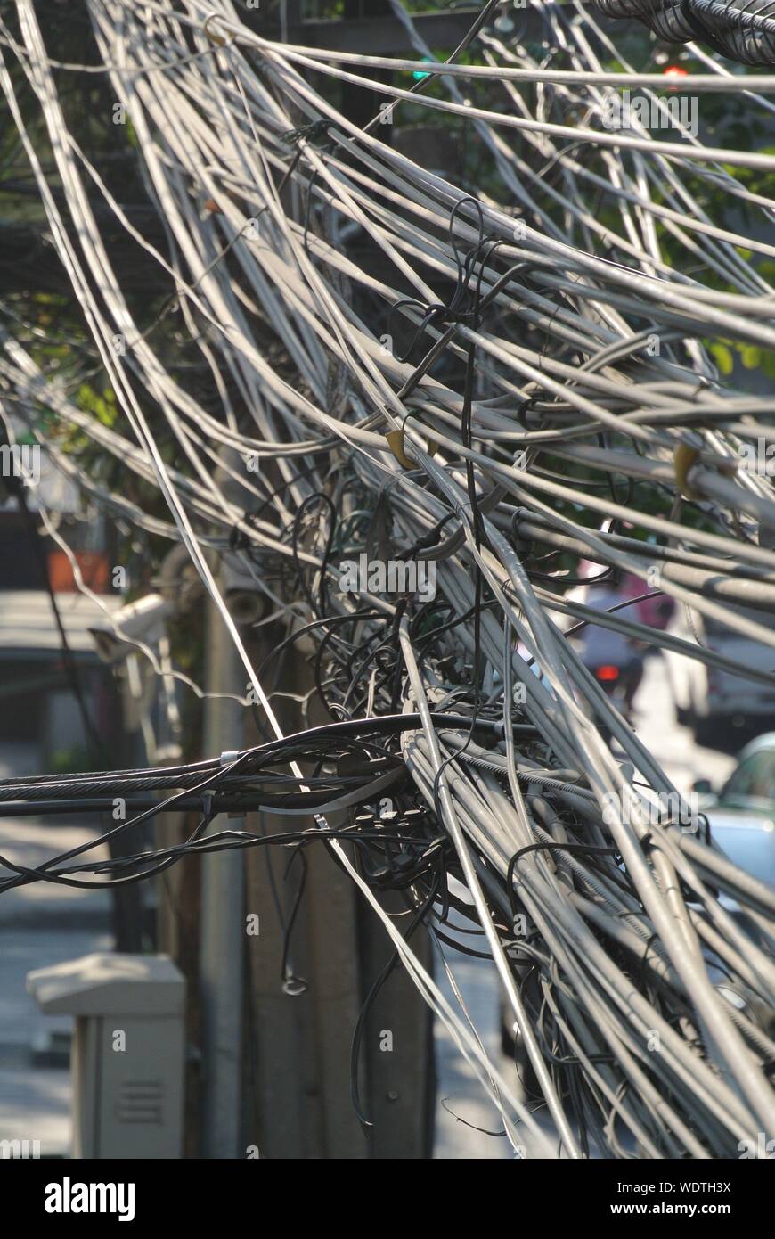 Messy cable hi-res stock photography and images - Alamy