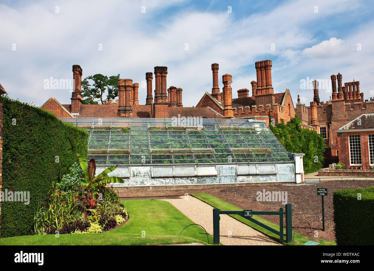 The Royal Castle Of HAMPTON Court, England Stock Photo - Alamy