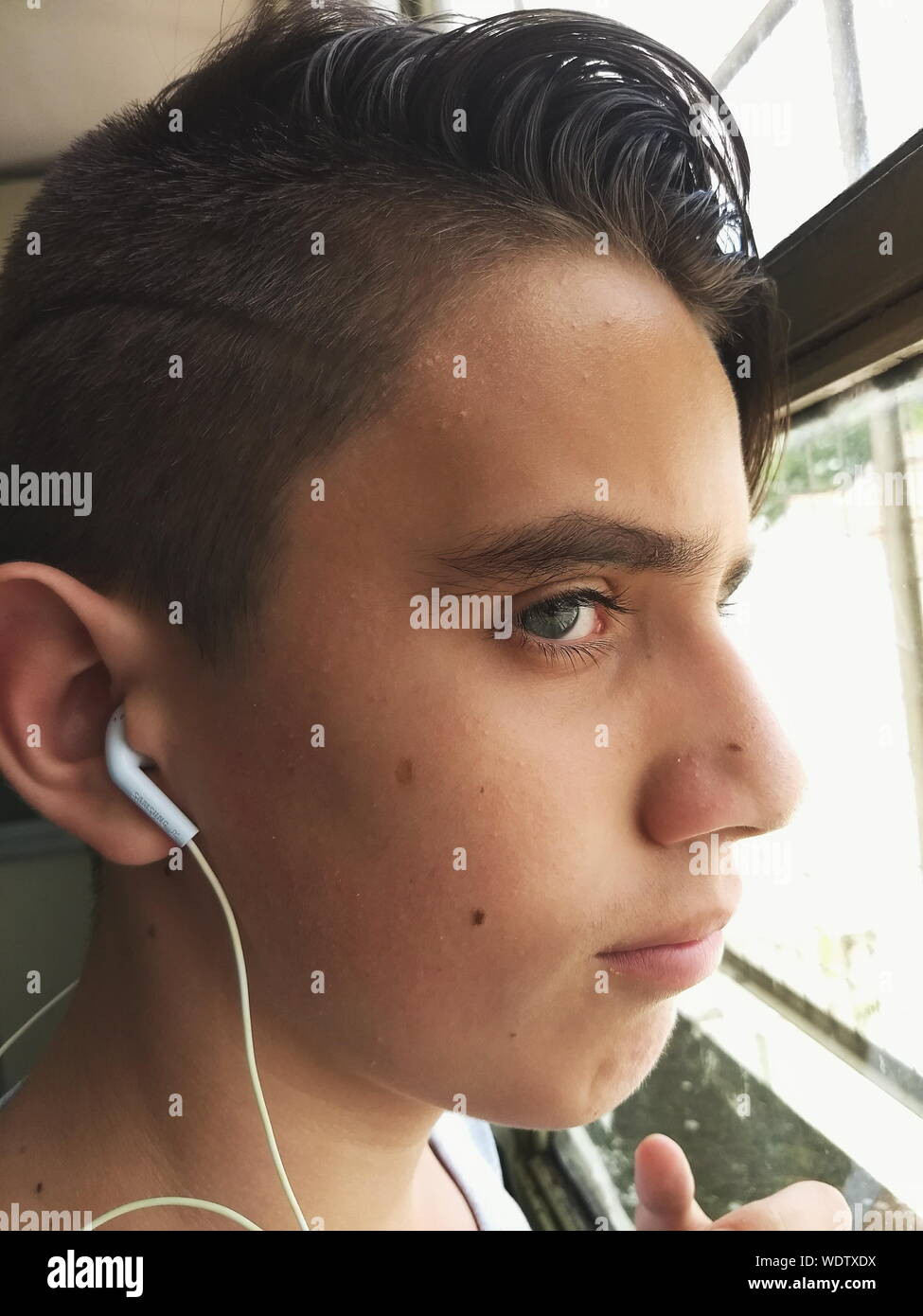 Listening close hi-res stock photography and images - Alamy