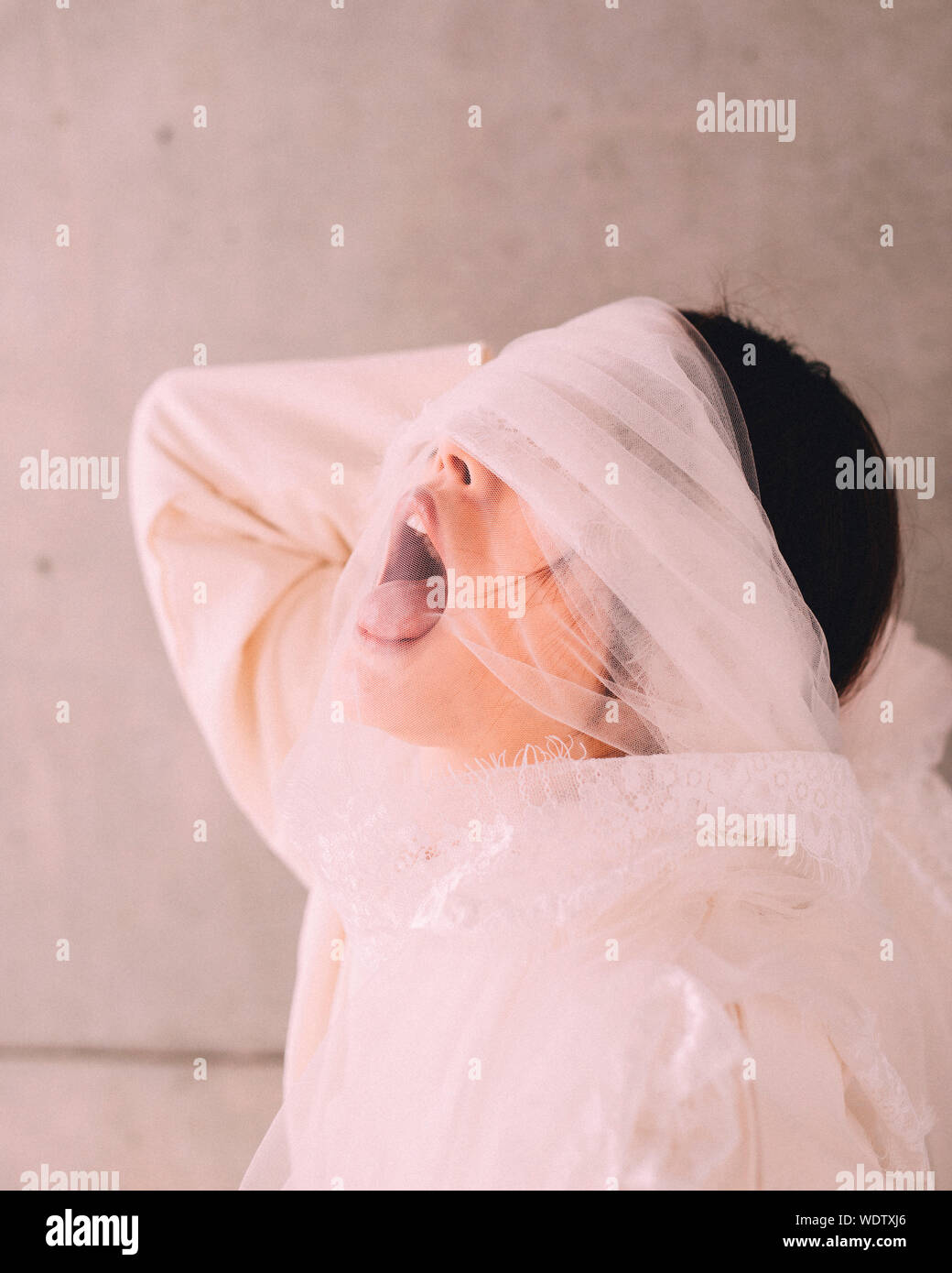 Woman with body veil hi-res stock photography and images - Alamy