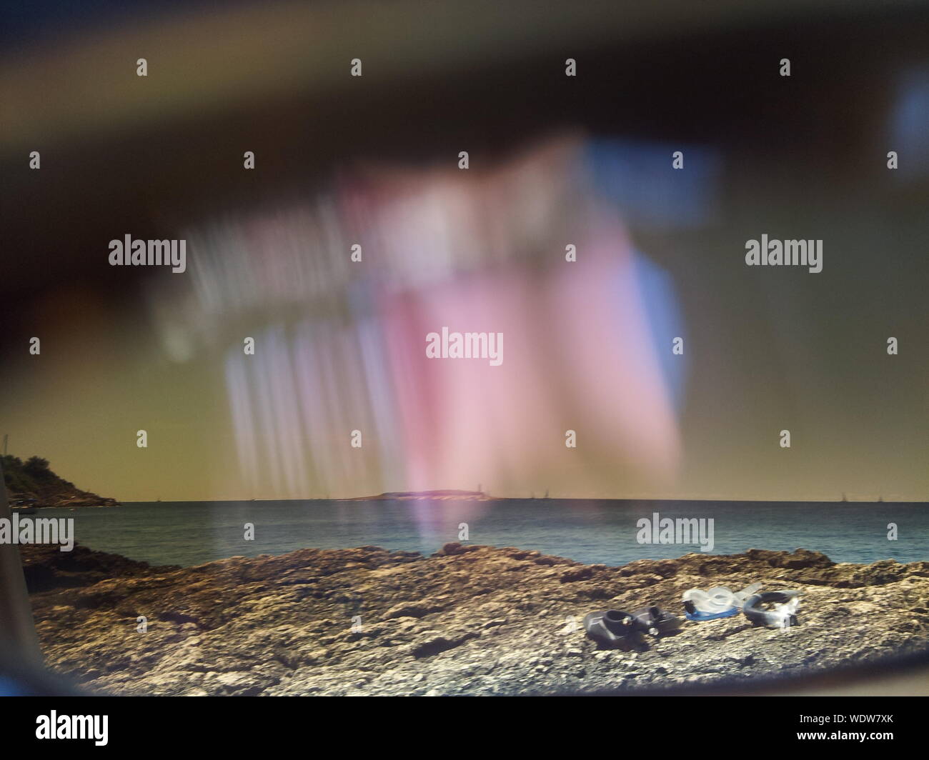 Light reflection over water hi-res stock photography and images - Alamy