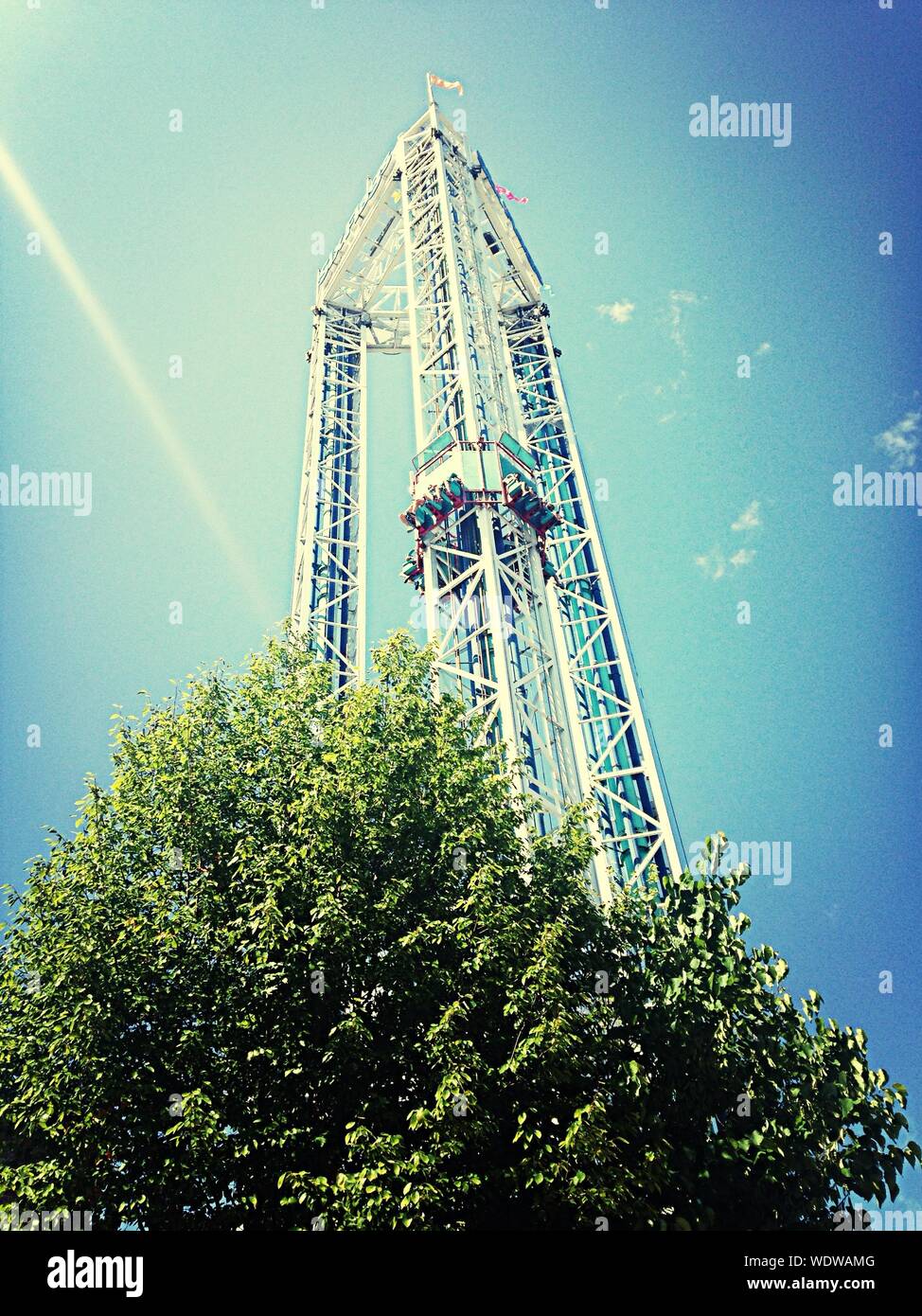 Drop tower hi-res stock photography and images - Alamy