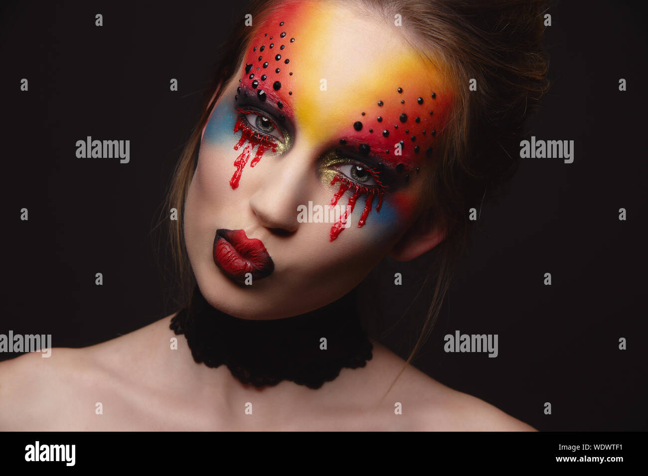 Fashion model face paint hi-res stock photography and images - Alamy