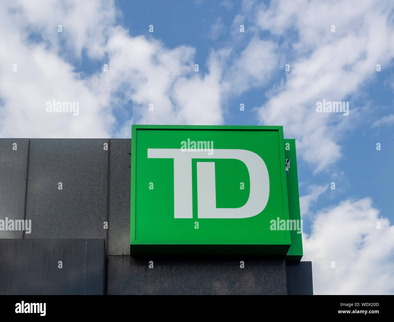 Burger king s logo hi-res stock photography and images - Alamy