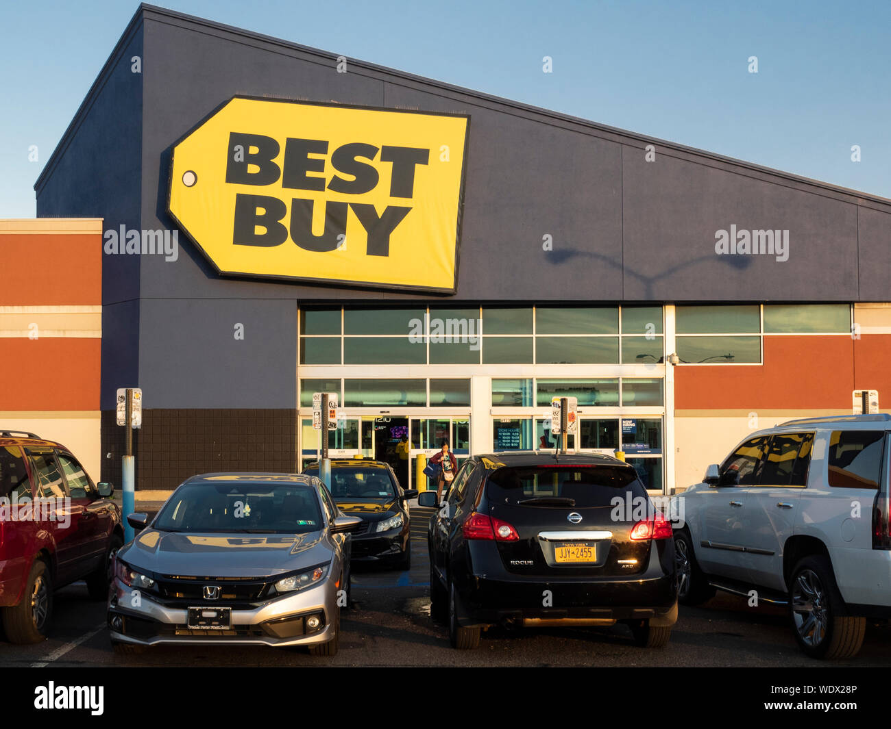 Electromics hi-res stock photography and images - Alamy