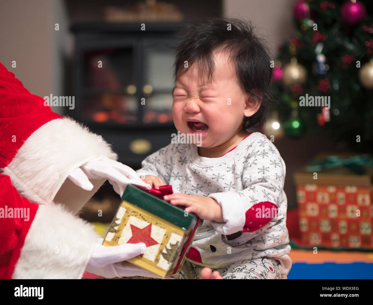 Indian gift two hands hi-res stock photography and images - Alamy