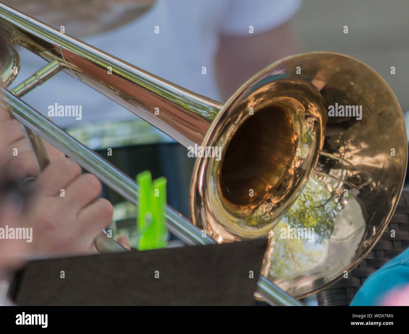 Playing trumpet one hand hi-res stock photography and images - Alamy