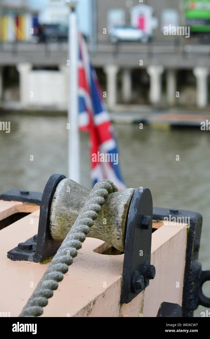 Rope pulley hi-res stock photography and images - Alamy