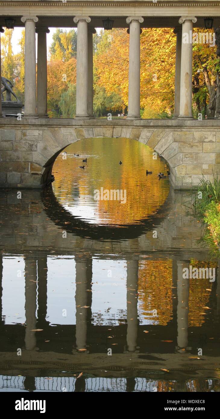 Arch pond hi-res stock photography and images - Alamy