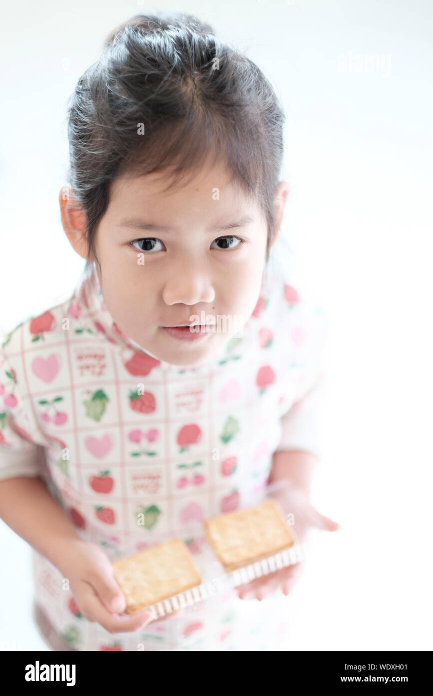 Asian crackers hi-res stock photography and images - Alamy