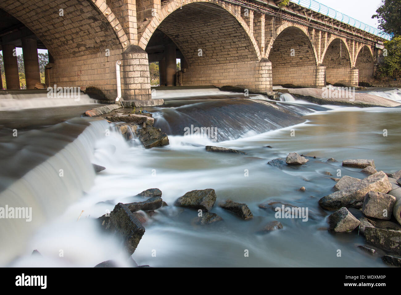 Water flowing over rock ledge hi-res stock photography and images - Alamy