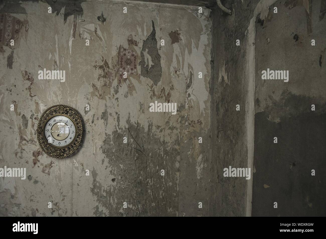 Old antique clock hi-res stock photography and images - Alamy