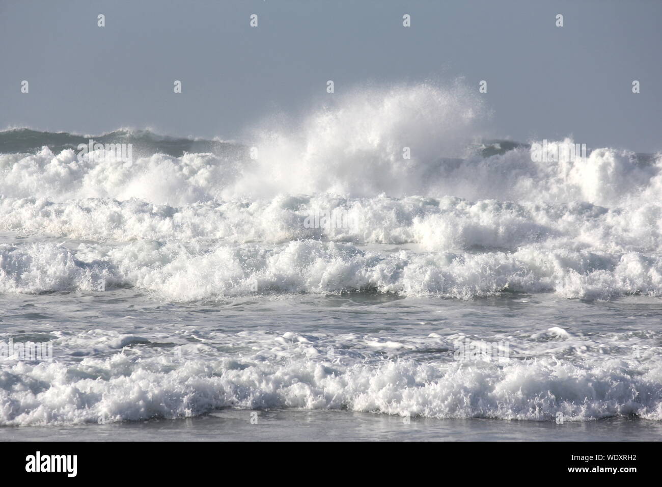 King Tides and Huge Surf after Cyclone Byron Bay 2015 Stock Photo - Alamy