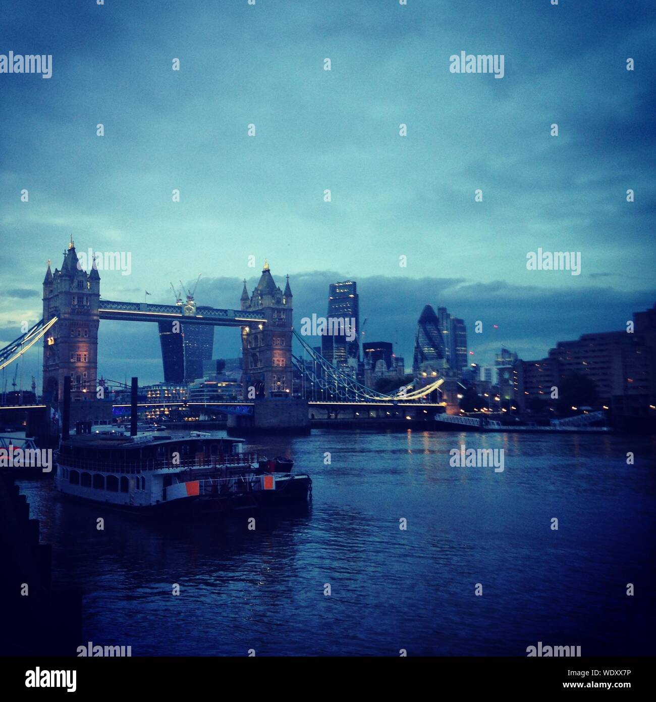 Thames river tour boat hi-res stock photography and images - Alamy