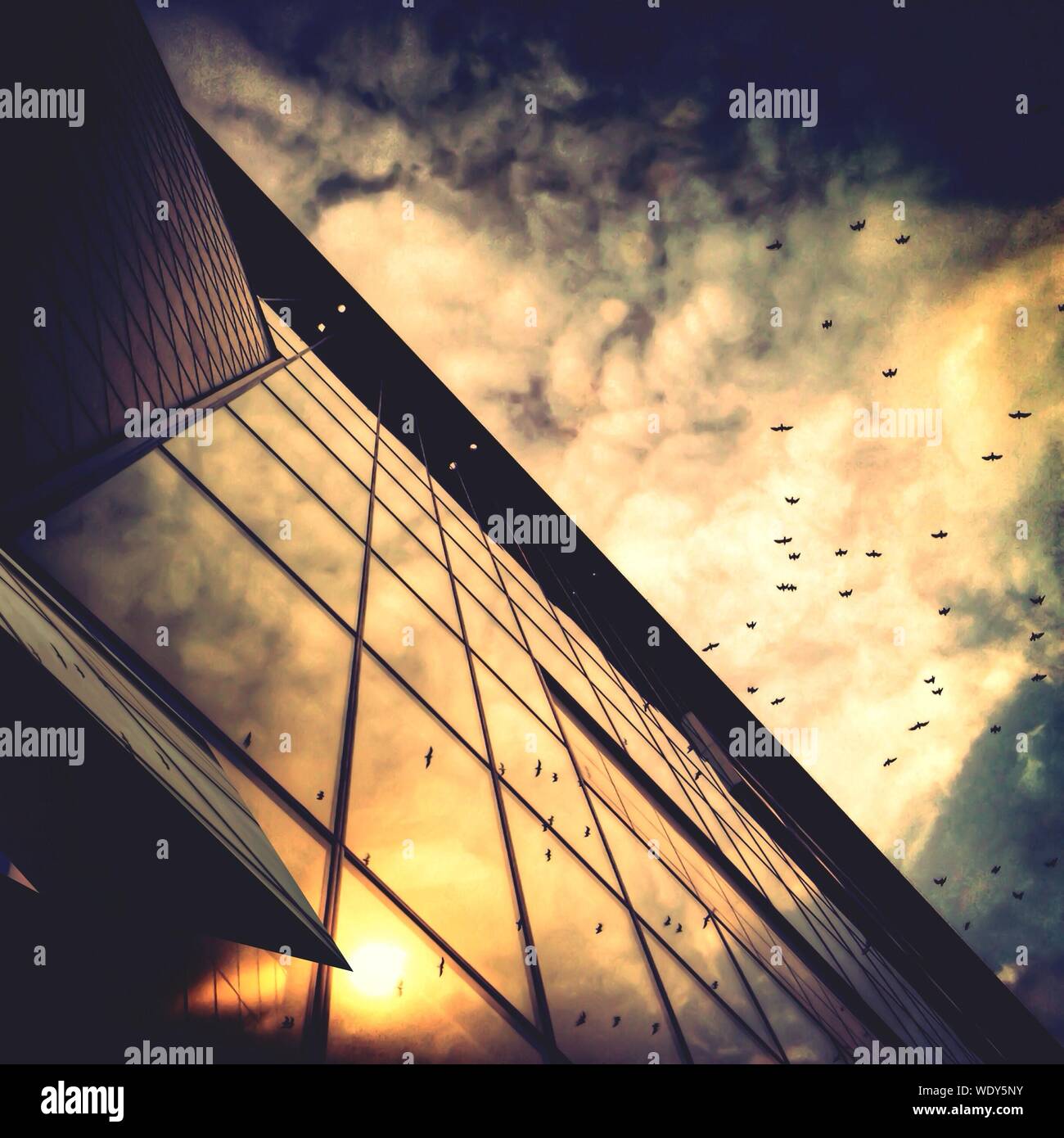 Large office block hi-res stock photography and images - Alamy