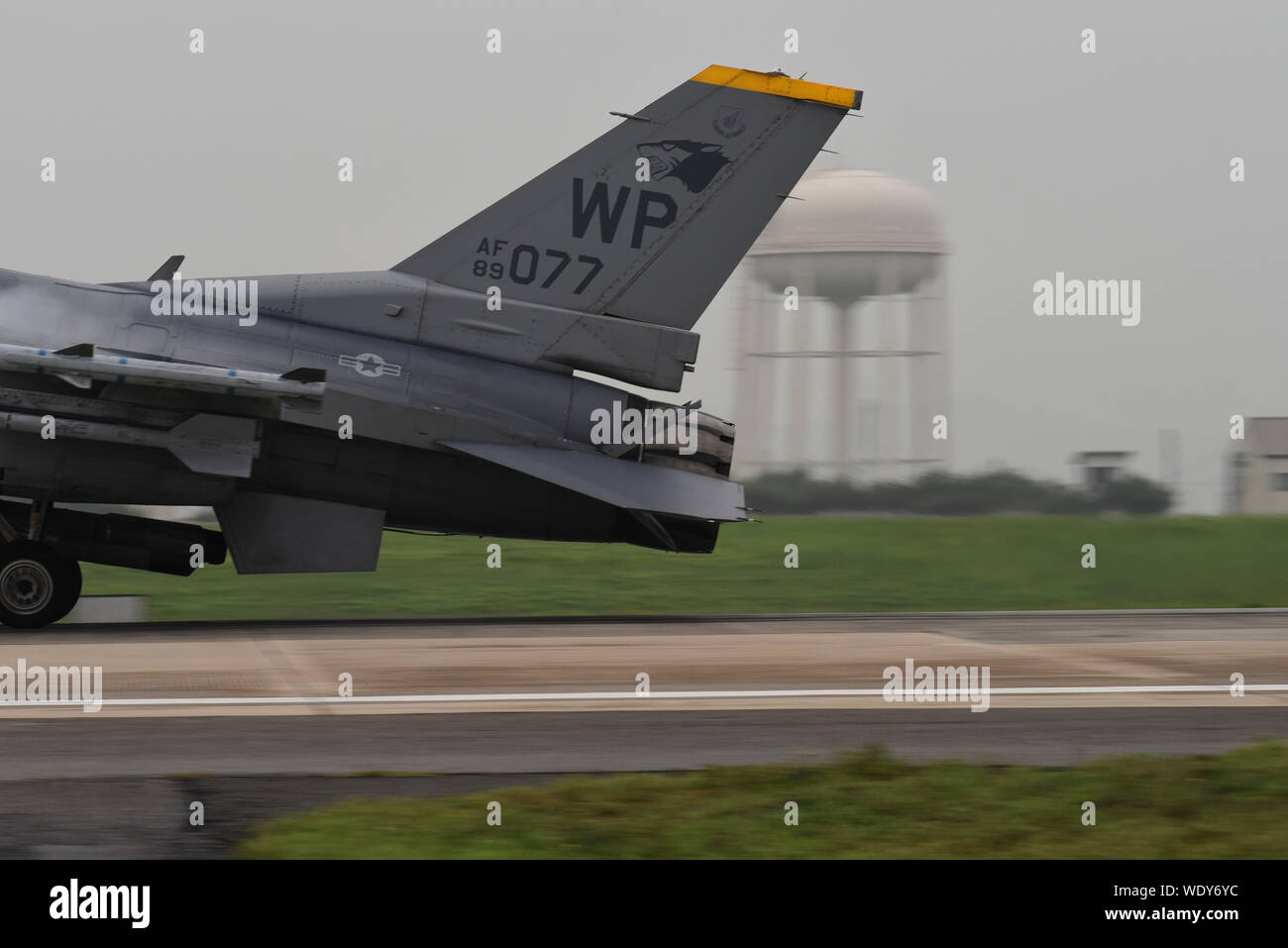 A U.S. Air Force F-16 Fighting Falcon from the 80th Fighter Squadron ...