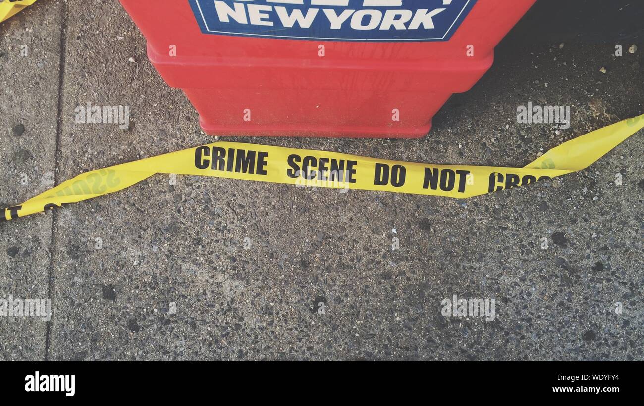 Crime scene tape sign hi-res stock photography and images - Alamy