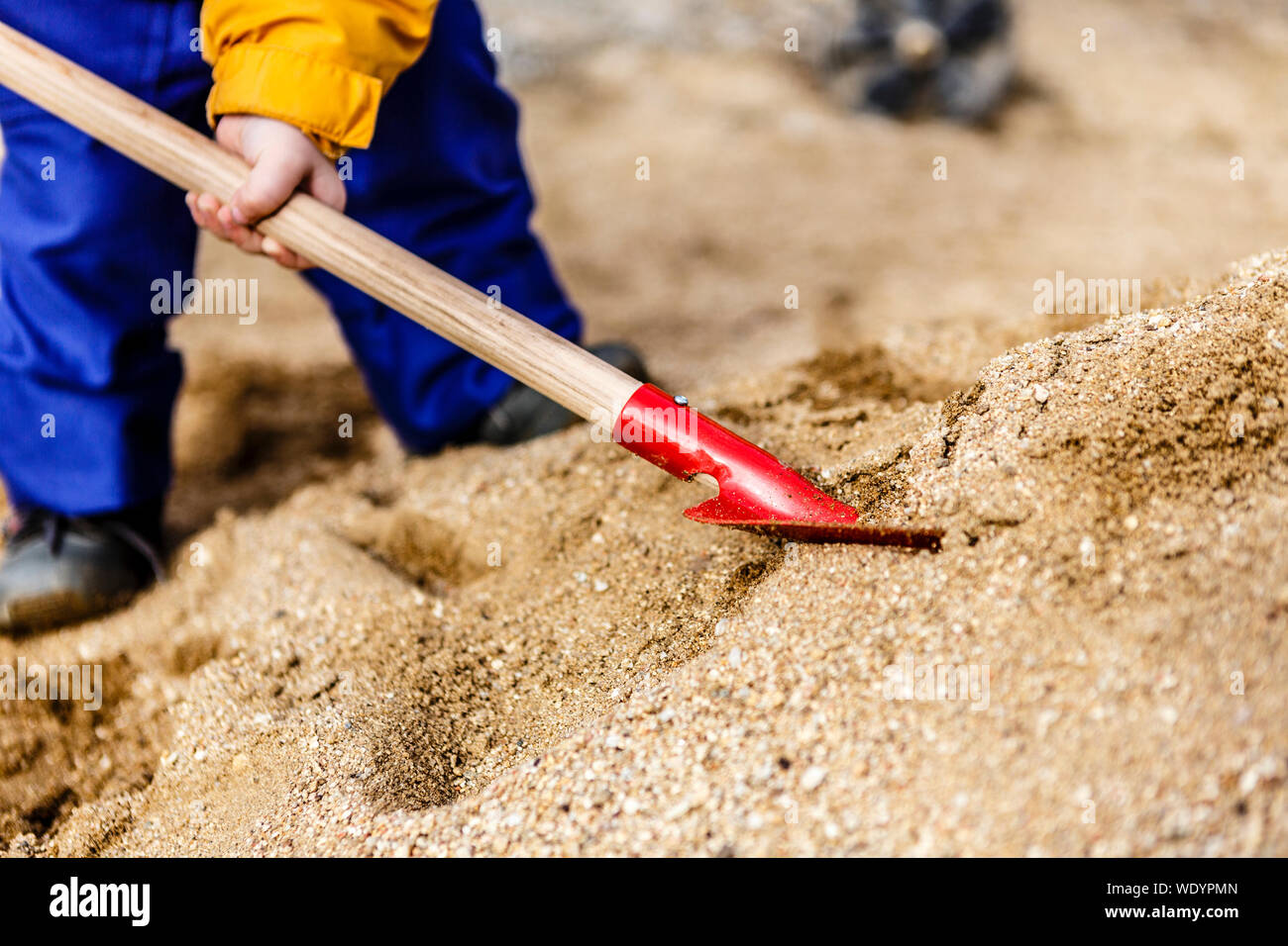 Person digging with shovel hi-res stock photography and images - Alamy