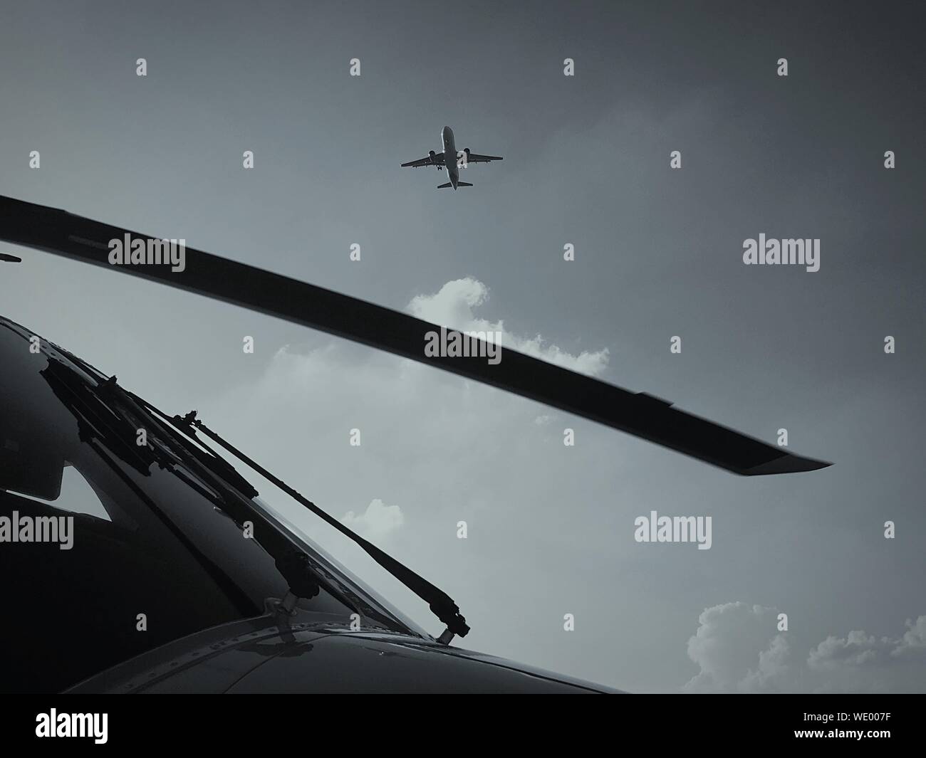 Helicopter airplane hi-res stock photography and images - Alamy