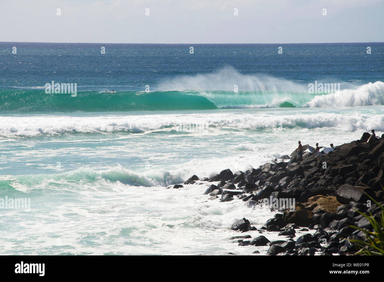 Burleigh heads surf hi-res stock photography and images - Alamy
