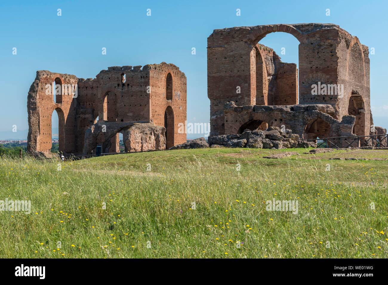 Run down medieval castle ruins hi-res stock photography and images - Alamy