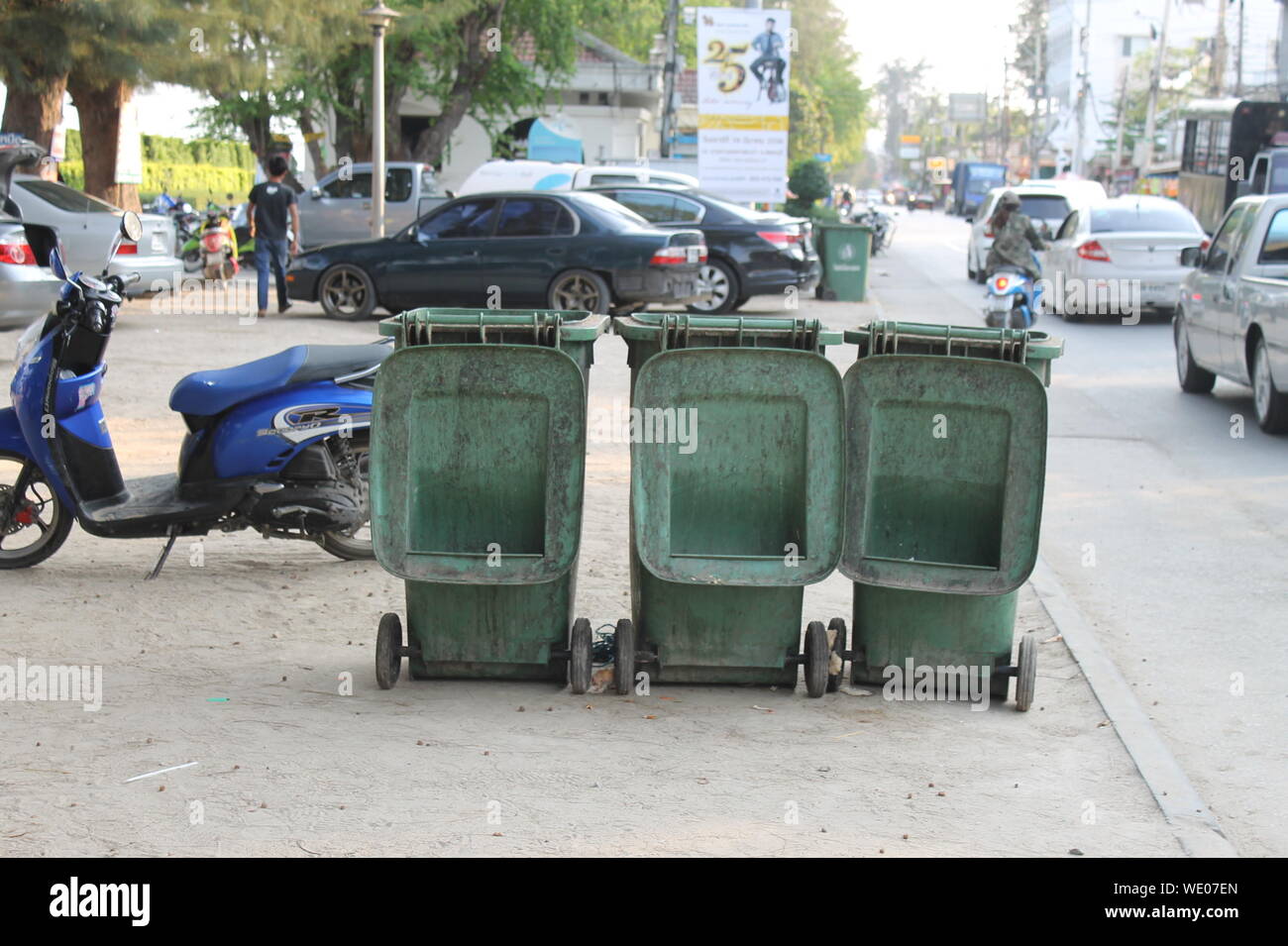 Garbage bins city hi-res stock photography and images - Alamy