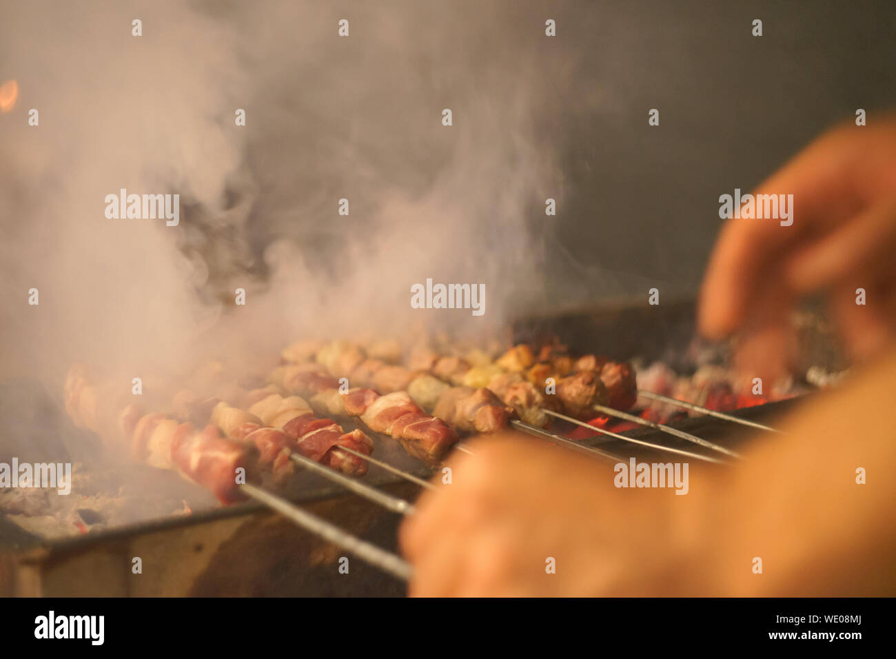 Hand the meat hi-res stock photography and images - Alamy