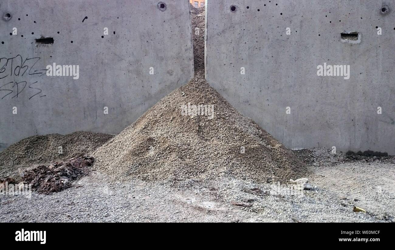 Concrete pile construction hi-res stock photography and images - Alamy