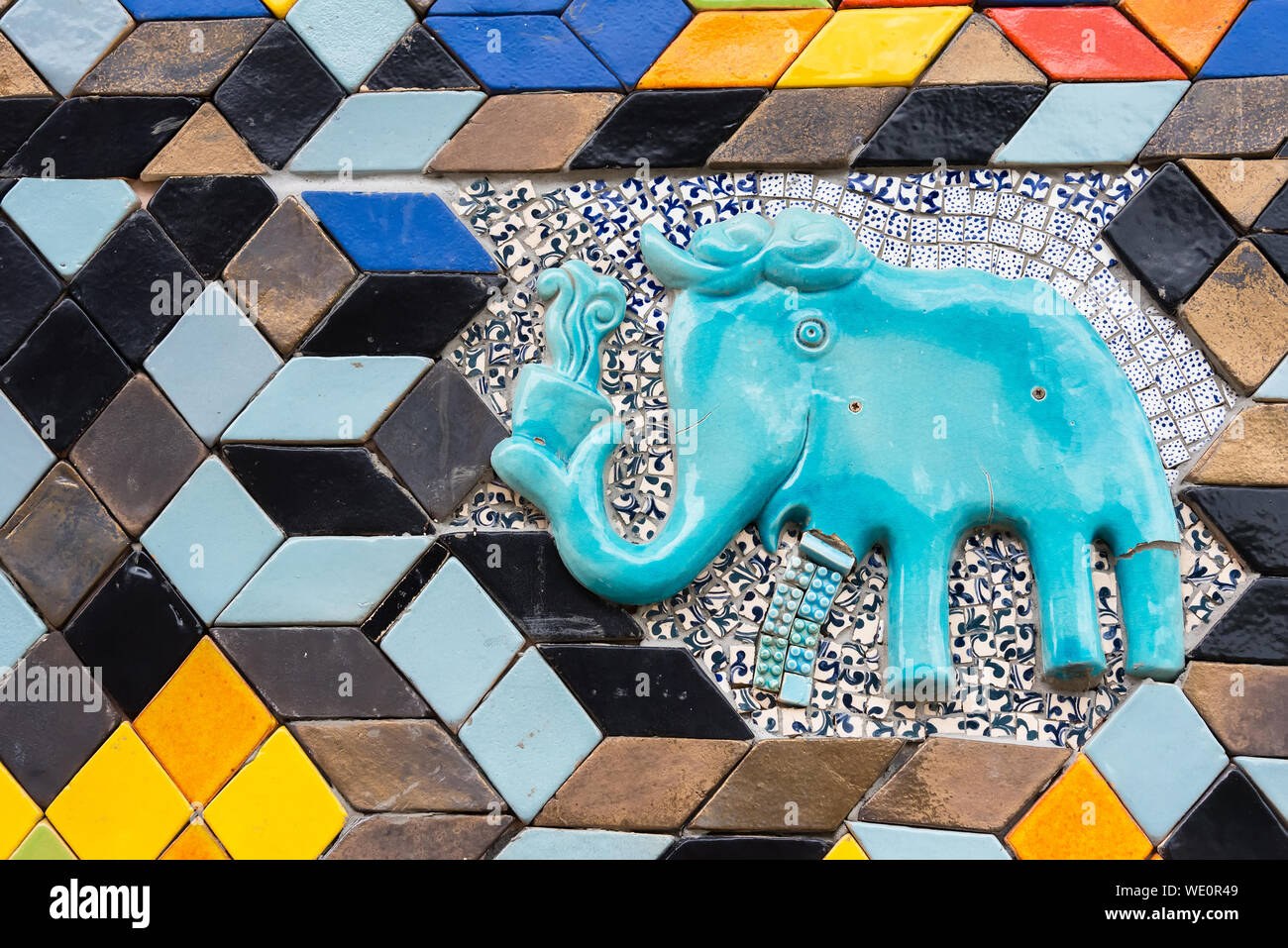 Mosaic elephant hi-res stock photography and images - Alamy