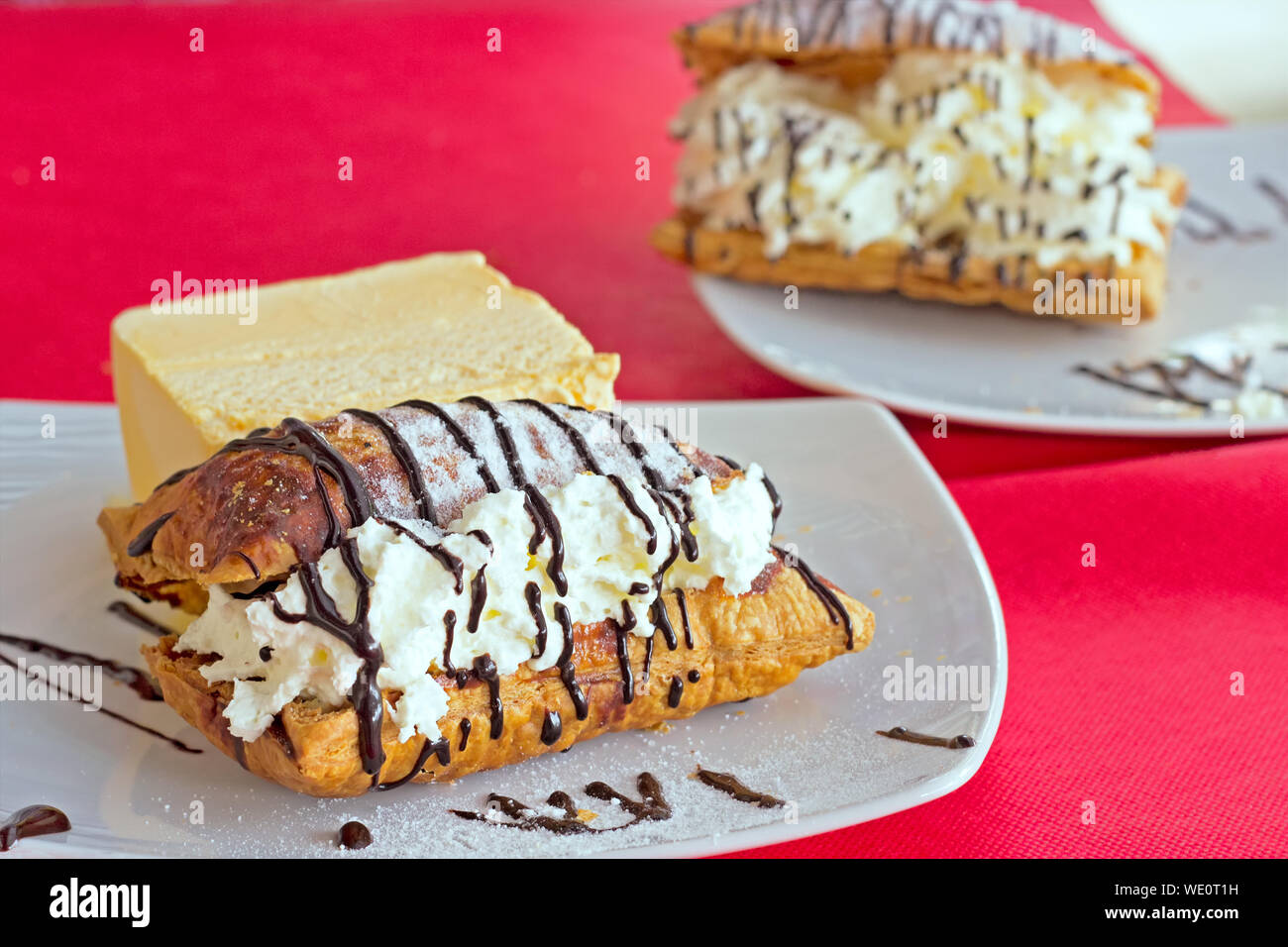 Cream puff ice cream hi-res stock photography and images - Alamy