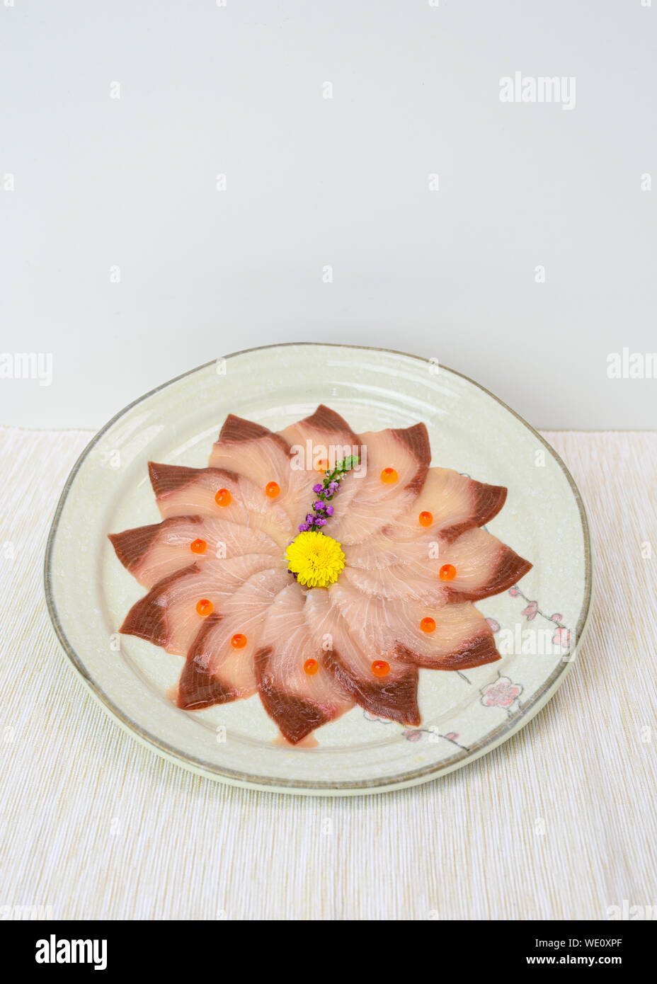 Hamachi sashimi hi-res stock photography and images - Alamy