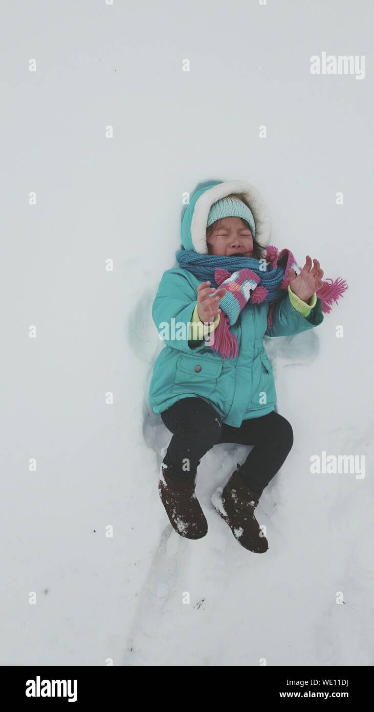 Crying girl indian hi-res stock photography and images - Alamy