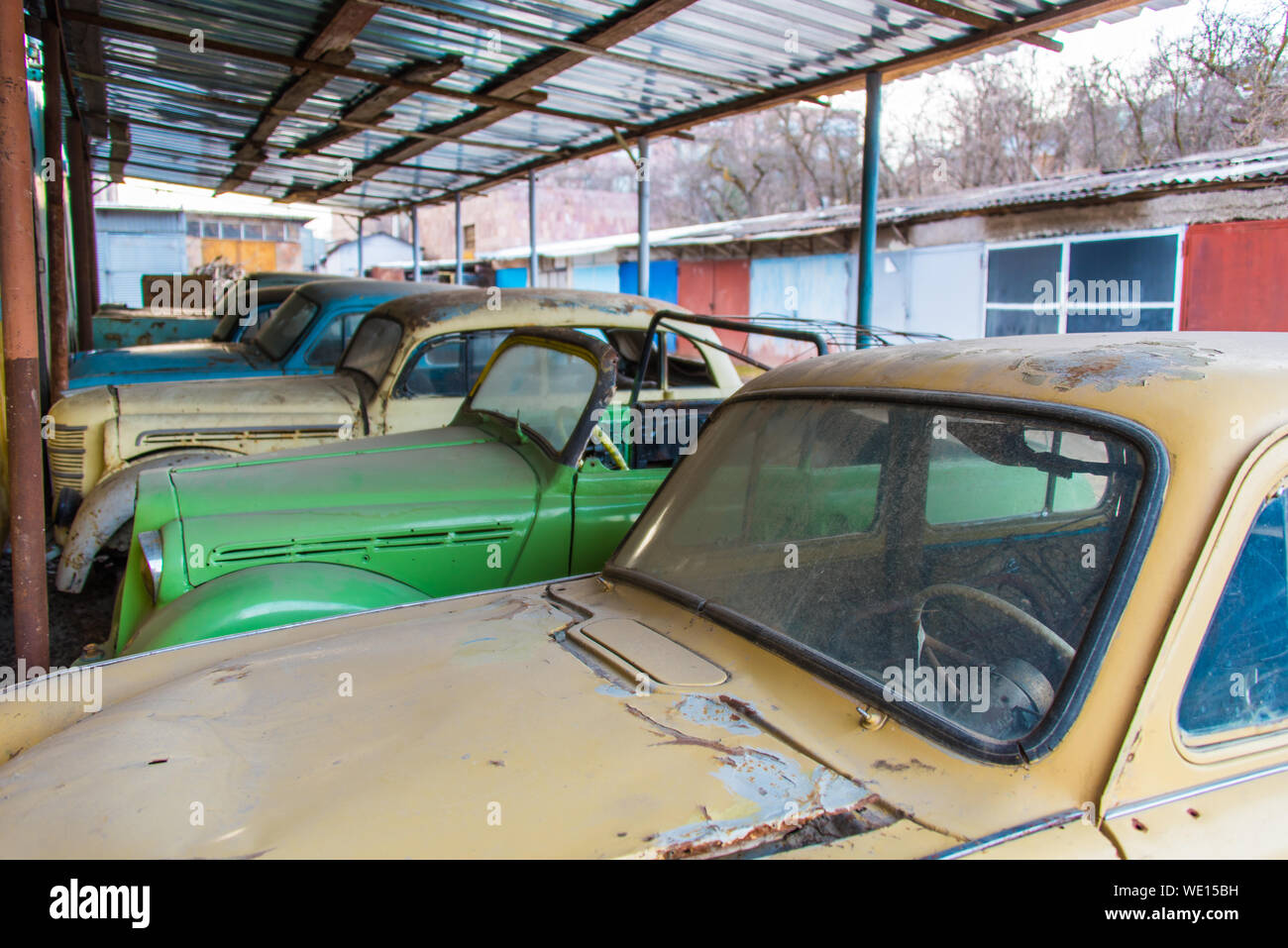 Abandoned Cars High Resolution Stock Photography and Images - Alamy