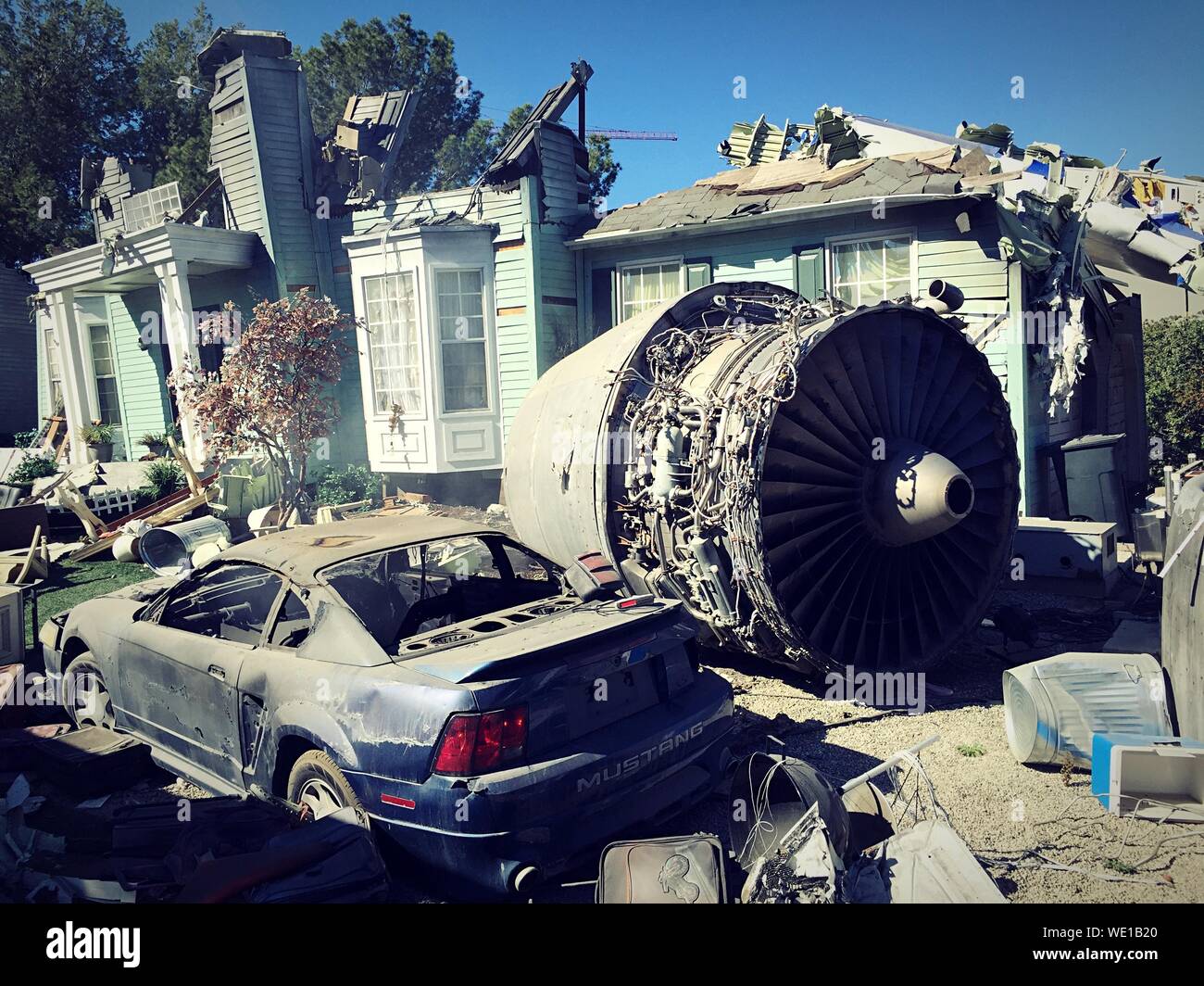 Vehicle damage to house hi-res stock photography and images - Alamy