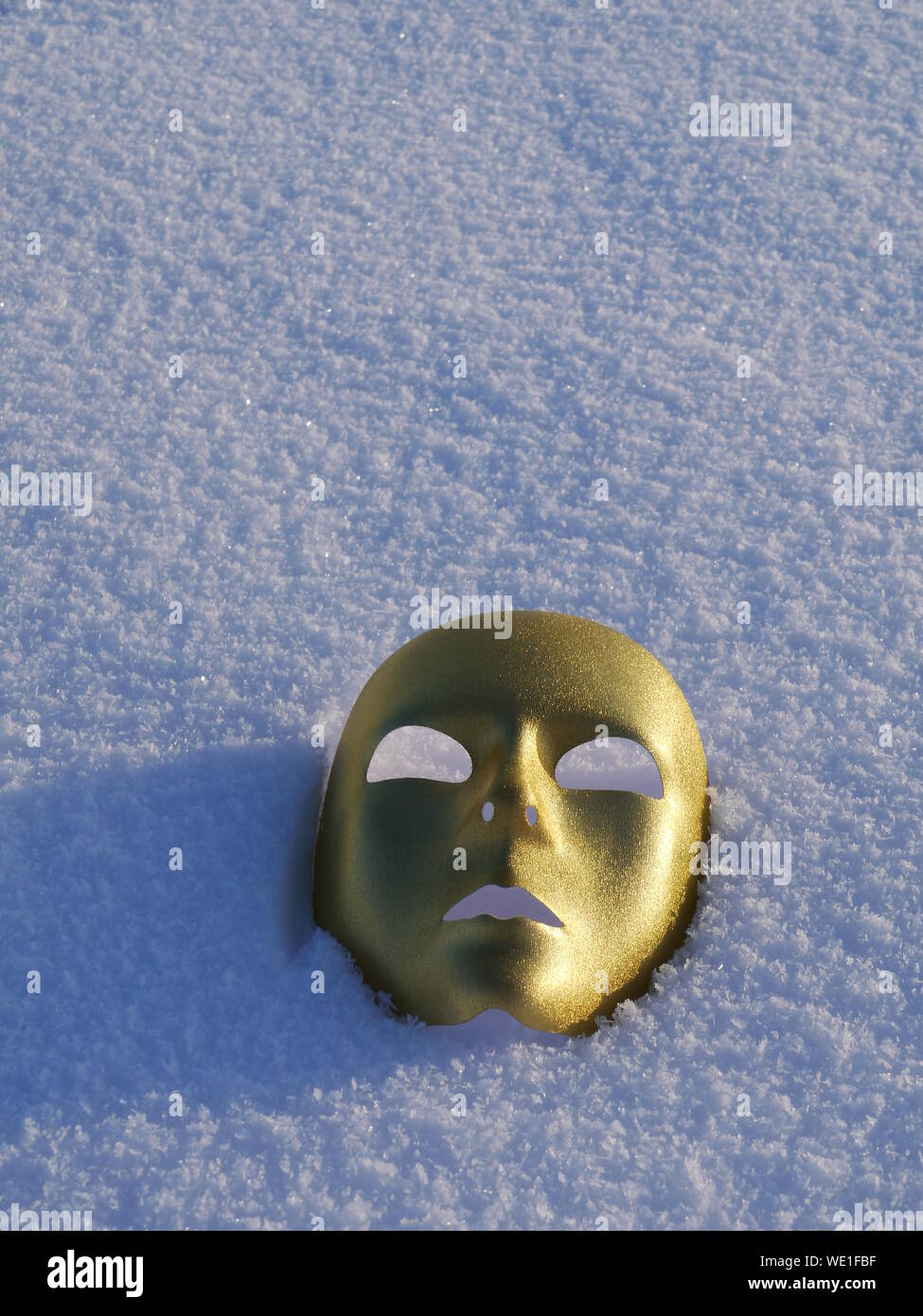 Golden mask hi-res stock photography and images - Alamy