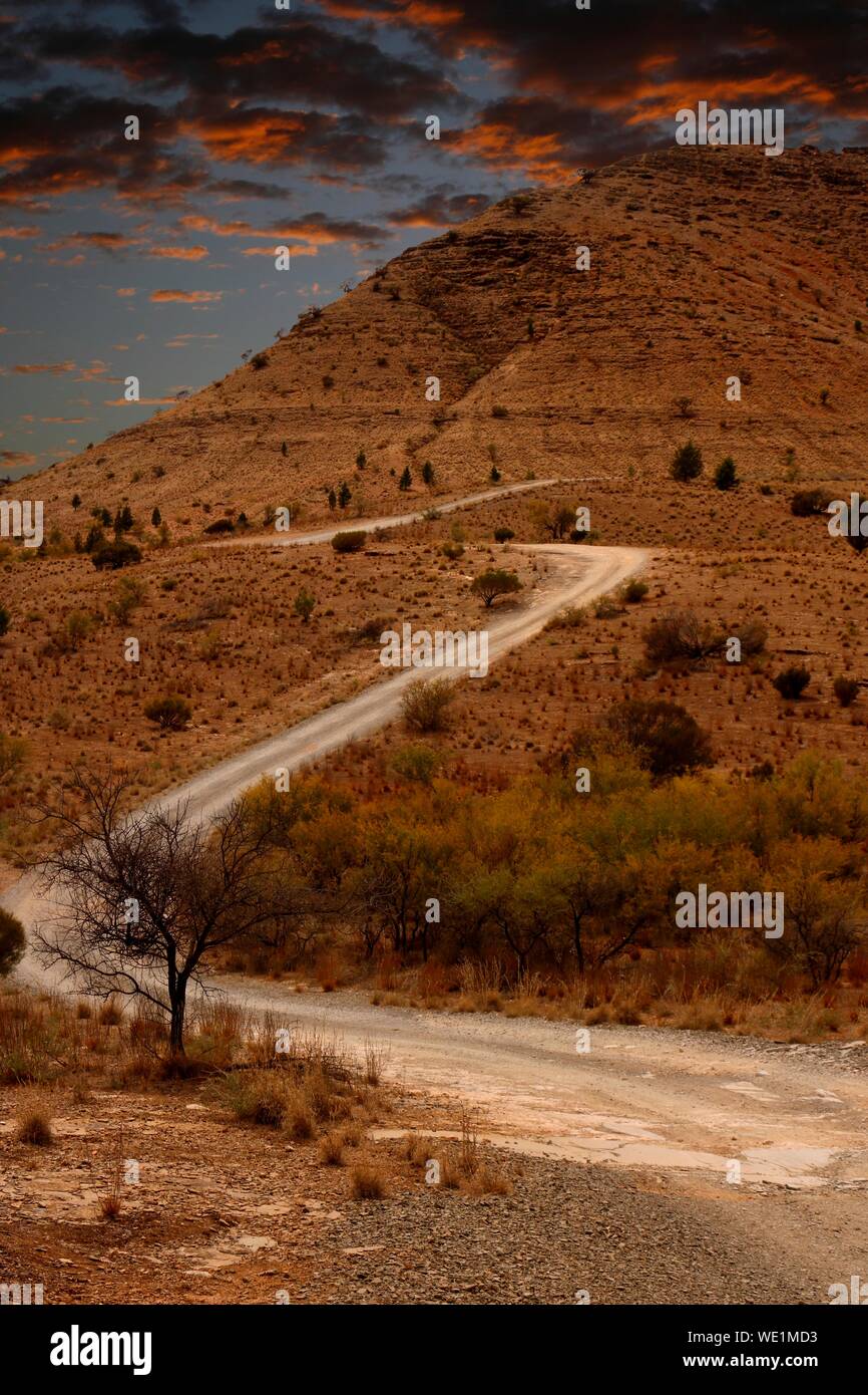 Arid mountain ranges hi-res stock photography and images - Alamy