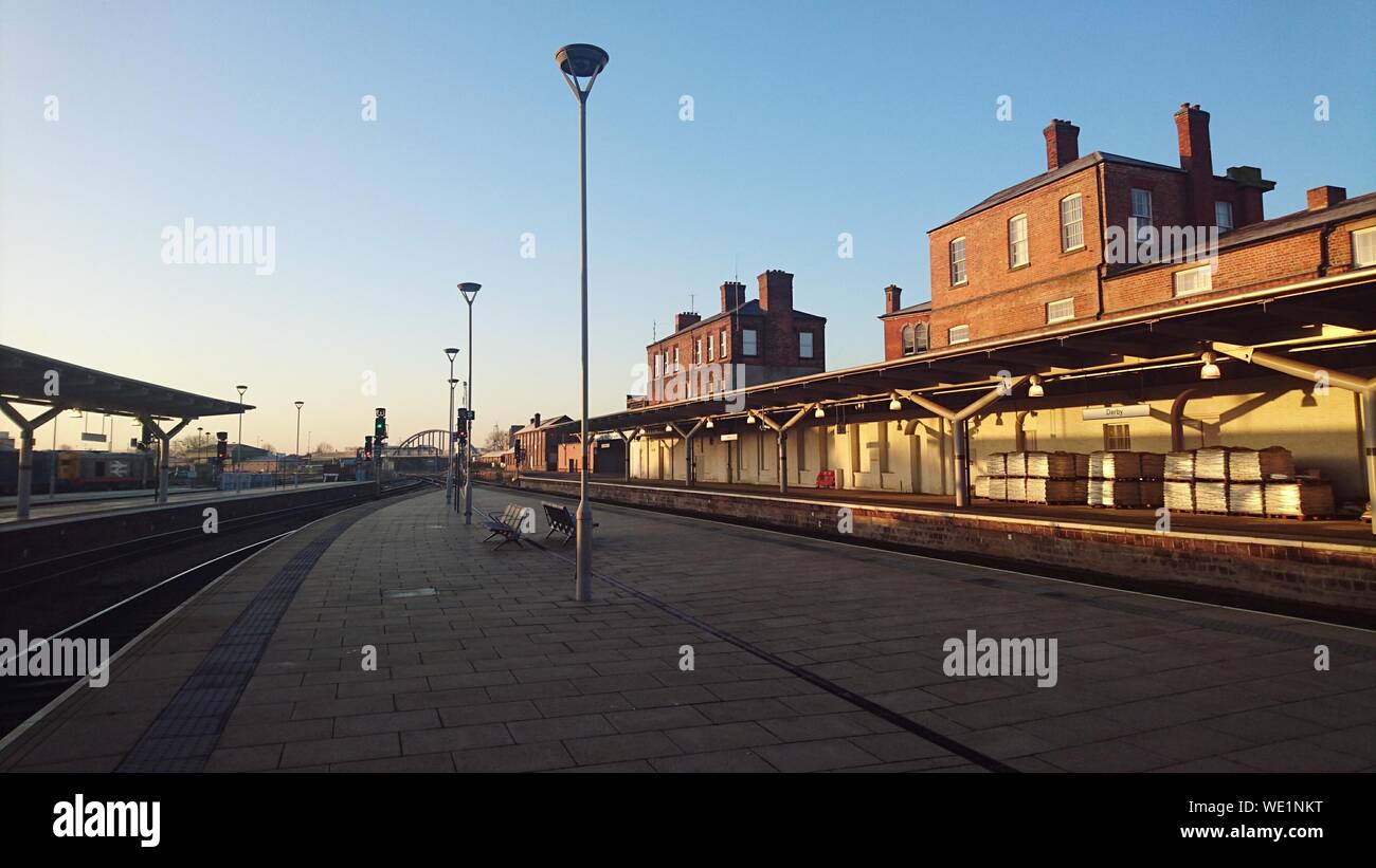 Lamp posts lighting hi-res stock photography and images - Alamy