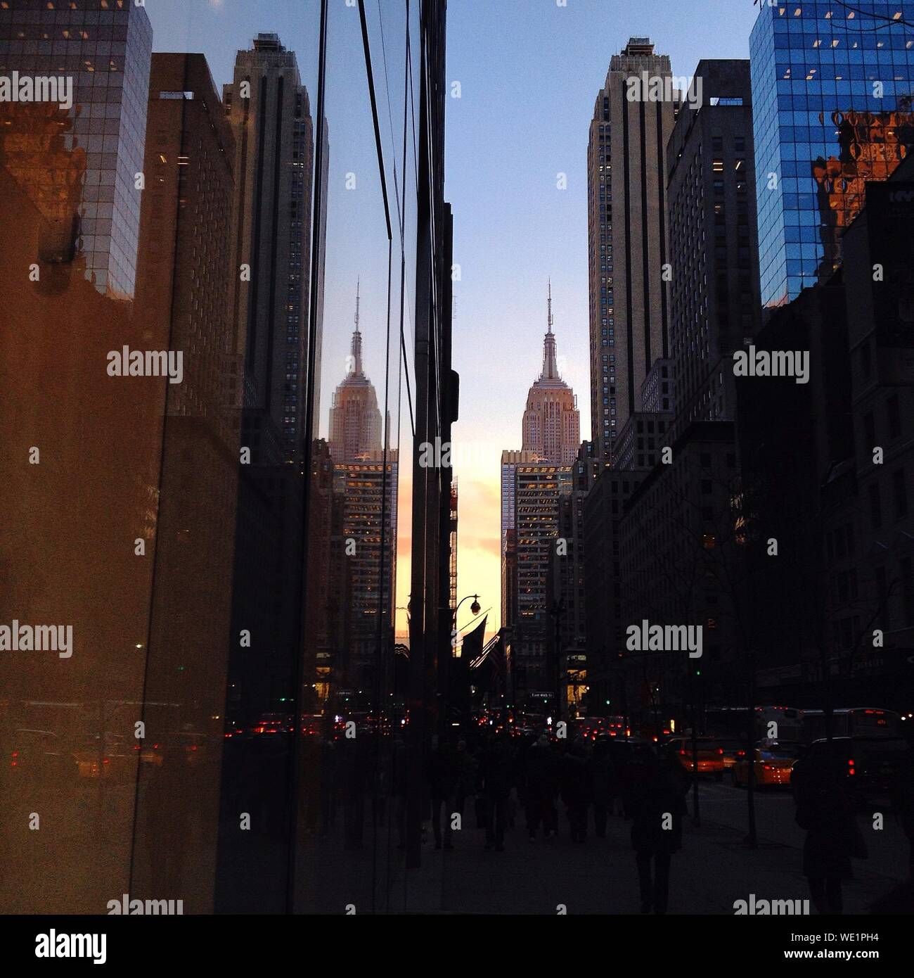 People walking building tower hi-res stock photography and images - Alamy