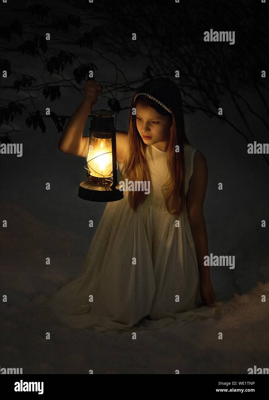 Child lamp night hi-res stock photography and images - Alamy