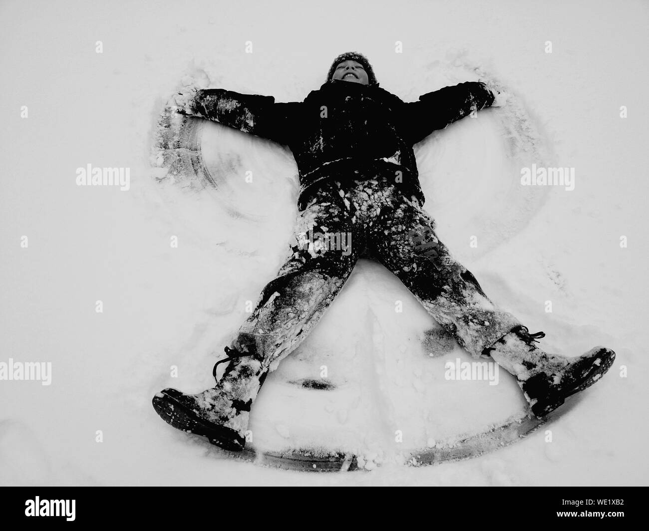 Back view angel hi-res stock photography and images - Alamy