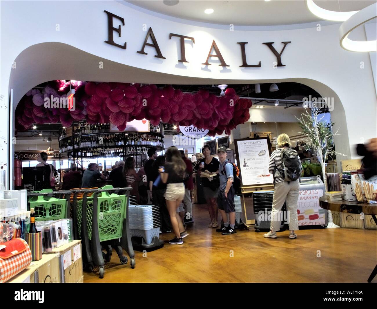 EATALY FOOD STORE ENTRANCE IN WORLD TRADE CENTER IN MANHATTAN Stock ...