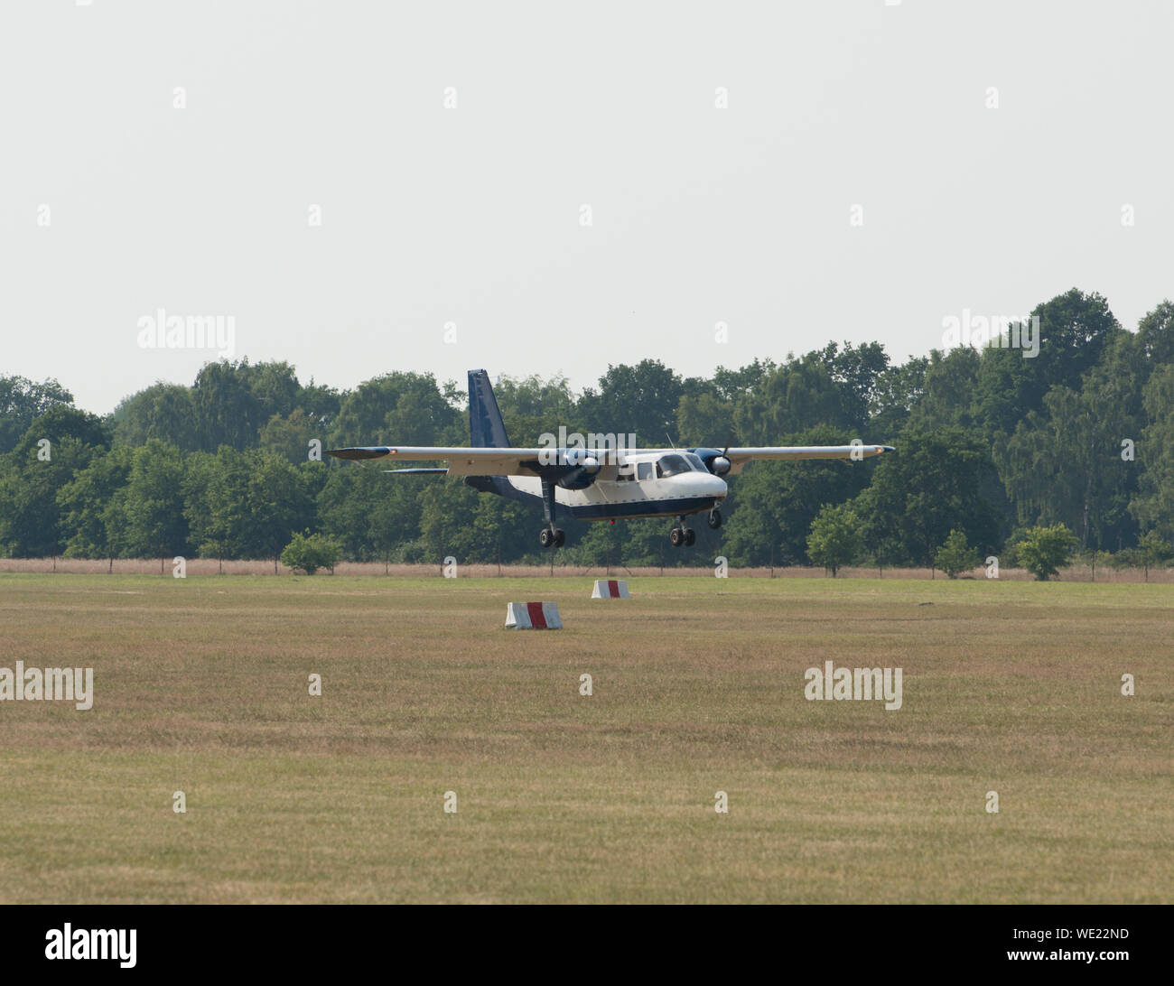 Aircraft field hi-res stock photography and images - Alamy