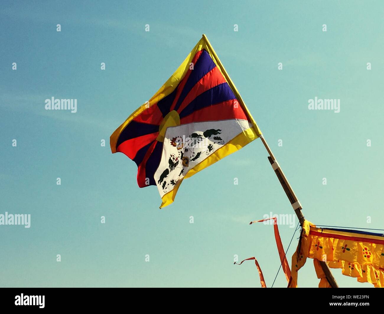Tibet Flag High Resolution Stock Photography and Images - Alamy