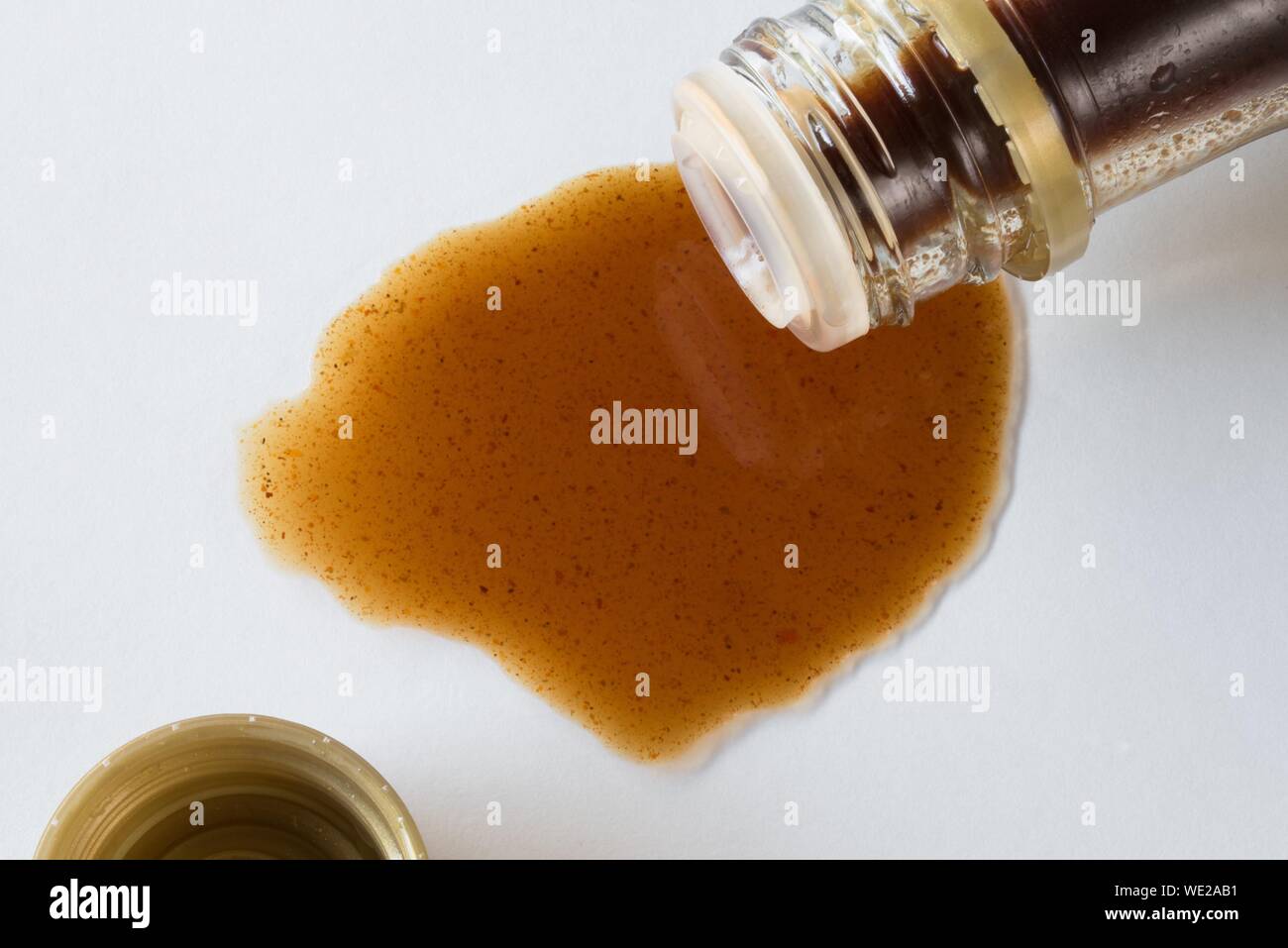 Spilling food drink hi-res stock photography and images - Alamy