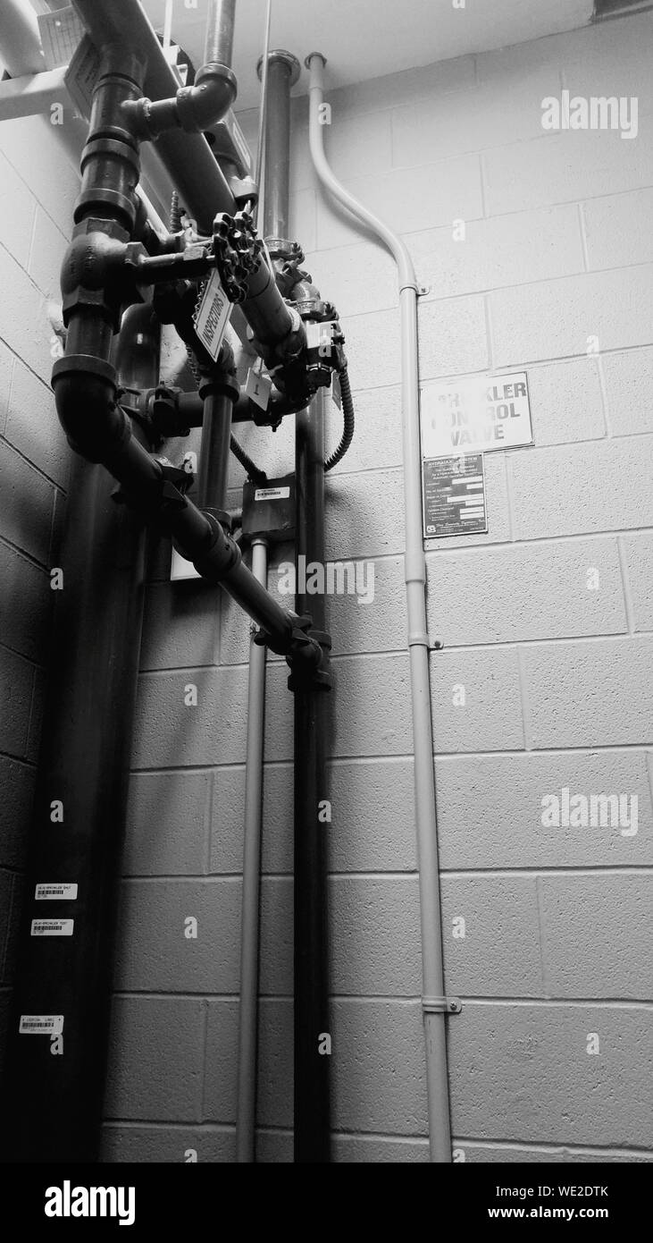 Pipes building water hi-res stock photography and images - Alamy