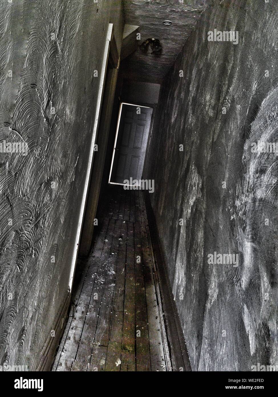Old hallway hi-res stock photography and images - Alamy