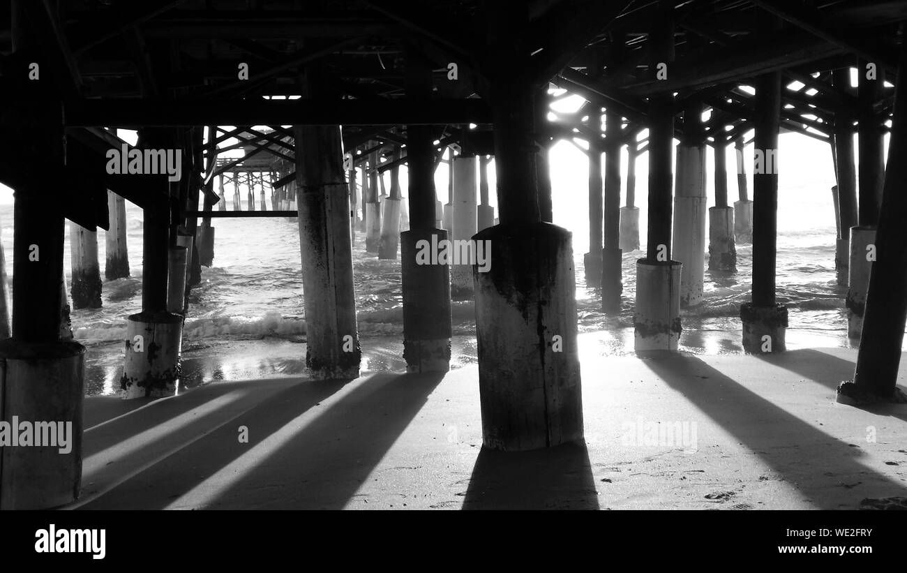 Beach and columns hi-res stock photography and images - Alamy