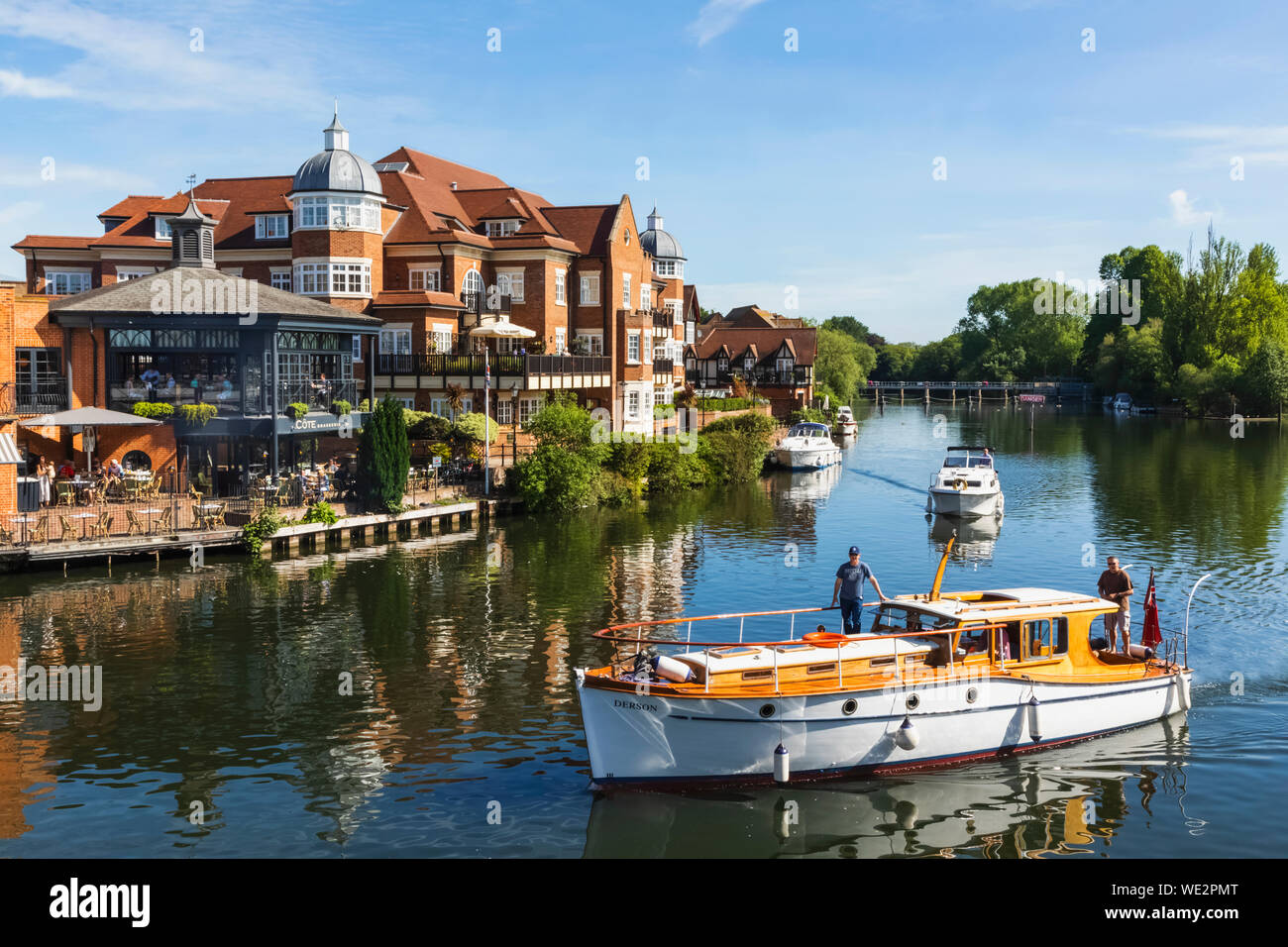 Vintage thames boats windsor hi-res stock photography and images - Alamy