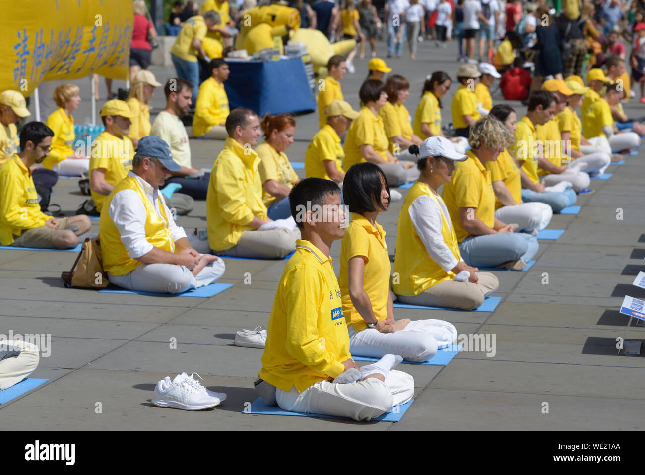 Falun Gong High Resolution Stock Photography and Images - Alamy